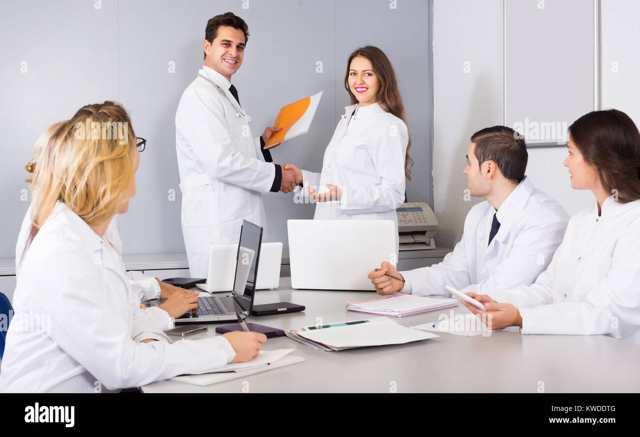 Health workers happy hi-res stock photography and images - Alamy