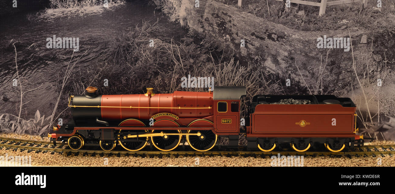 Hogwarts castle train hi-res stock photography and images - Alamy