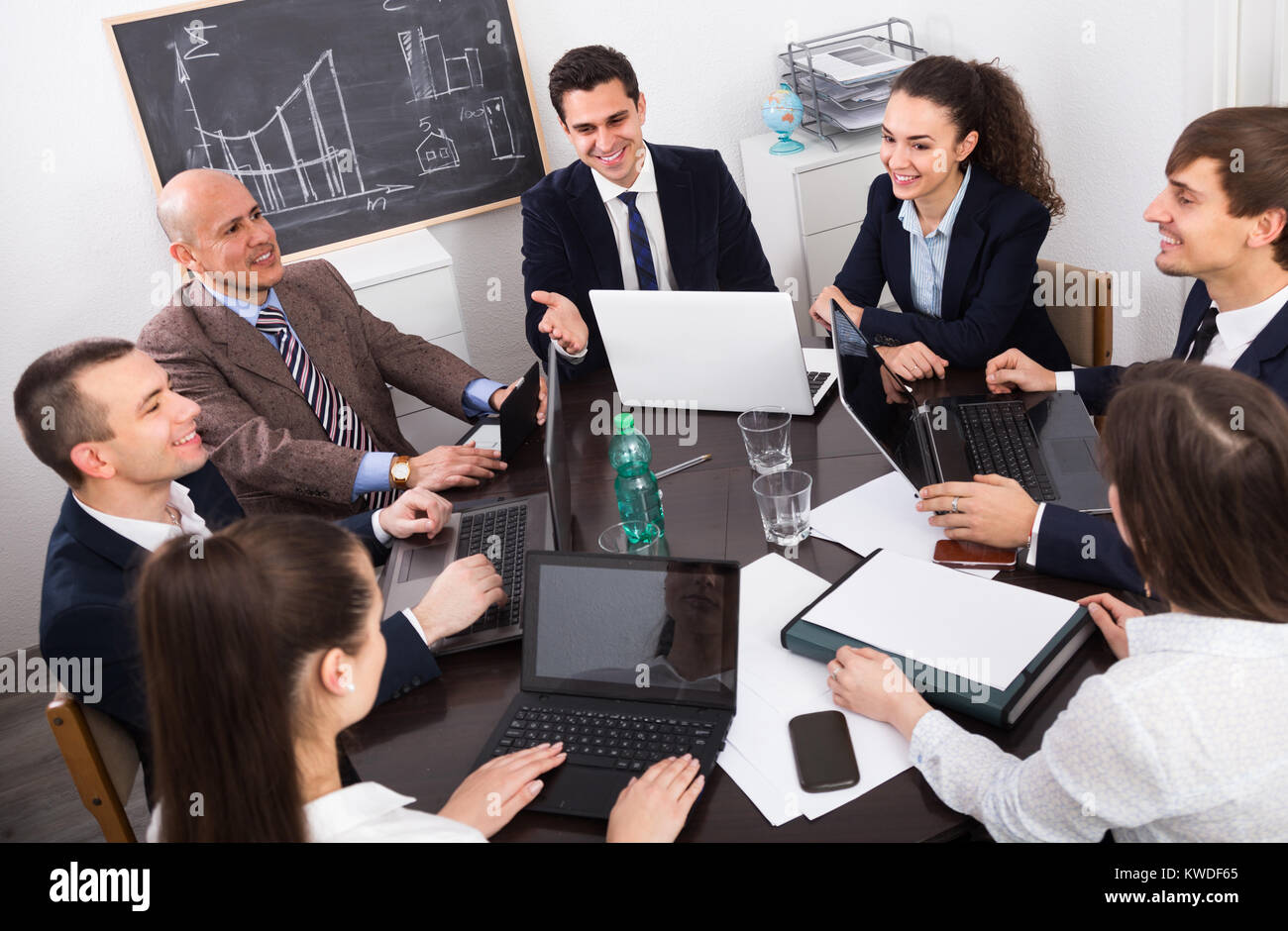 Managing expert hi-res stock photography and images - Alamy