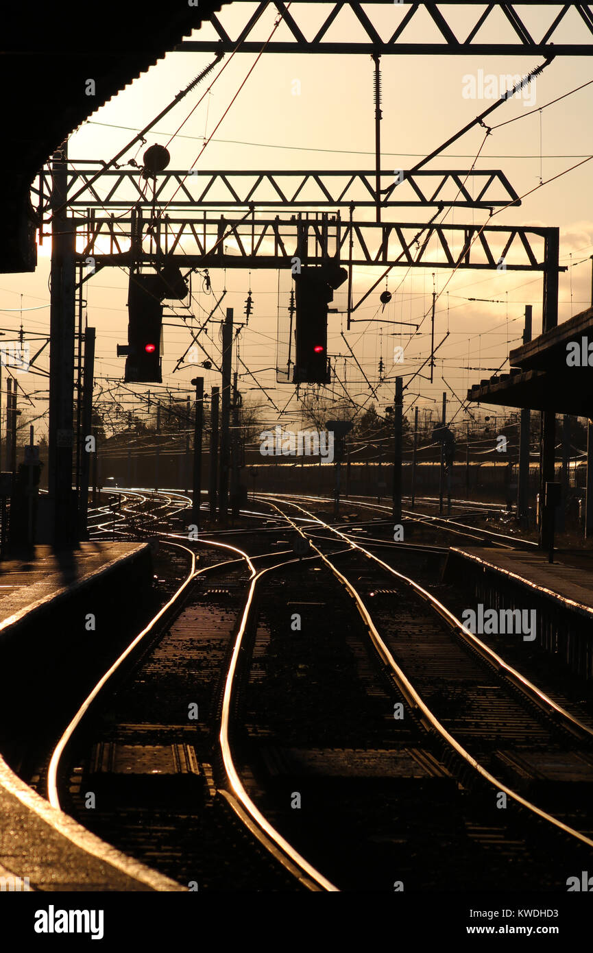Overhead railroad signals hi-res stock photography and images - Alamy