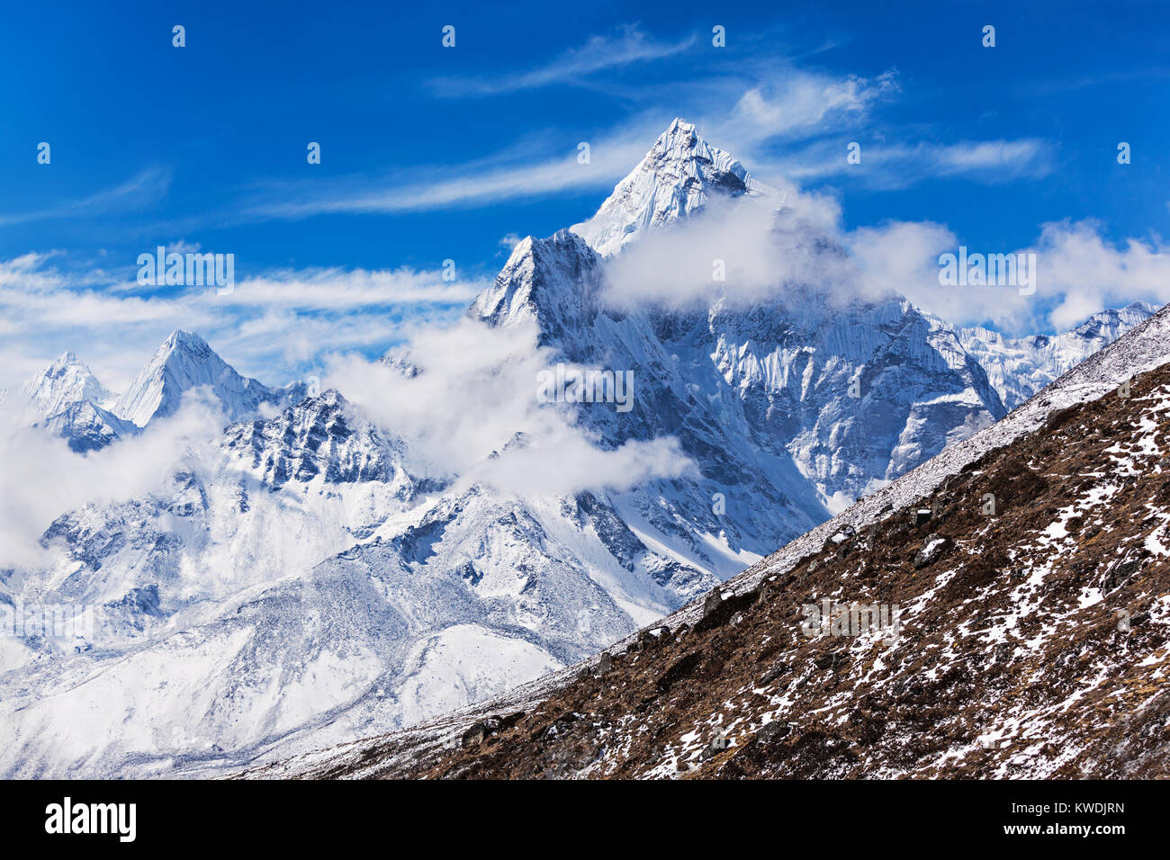 Ama Dablam mountain in Everest region, Himalaya, Nepal Stock Photo - Alamy