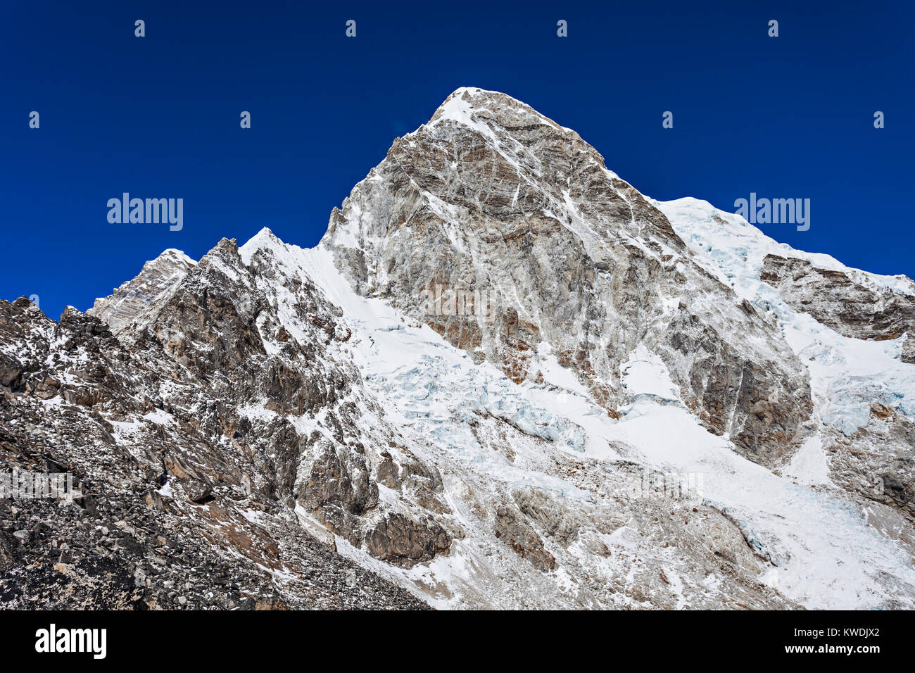 Pumori mountain in Everest region, Himalaya, Nepal Stock Photo - Alamy