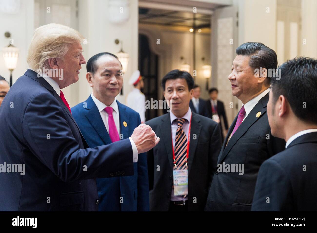 Chinese President Xi Jinping and US President Donald Trump at the APEC ...