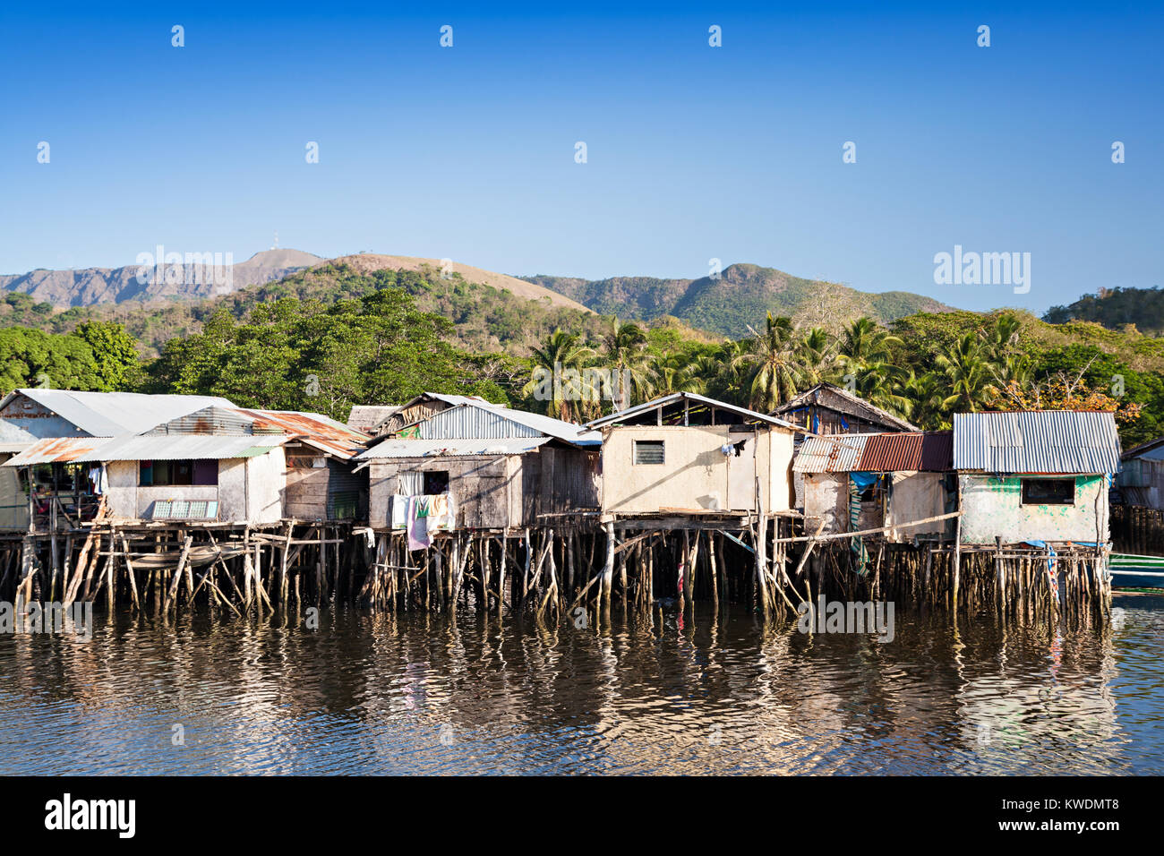 Slum houses hi-res stock photography and images - Alamy