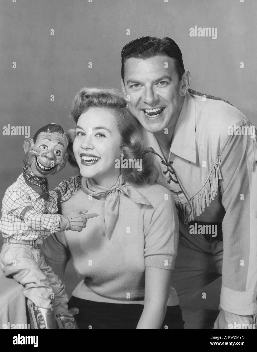 THE HOWDY DOODY SHOW, from left: Howdy Doody, Marti Barris, Buffalo Bob ... THE HOWDY DOODY SHOW, from left: Howdy Doody, Marti Barris, Buffalo Bob ...