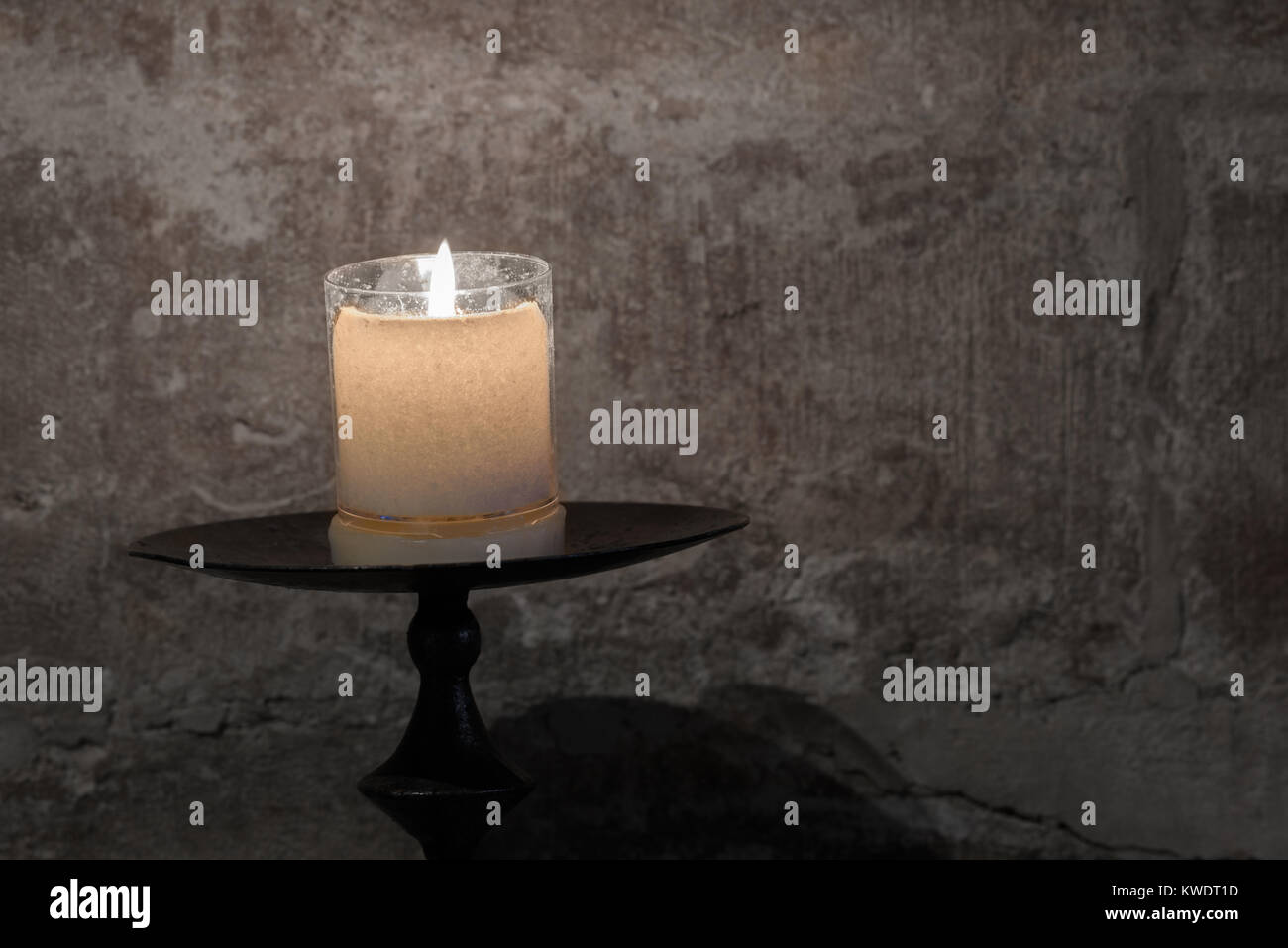 Medieval art candle hi-res stock photography and images - Alamy