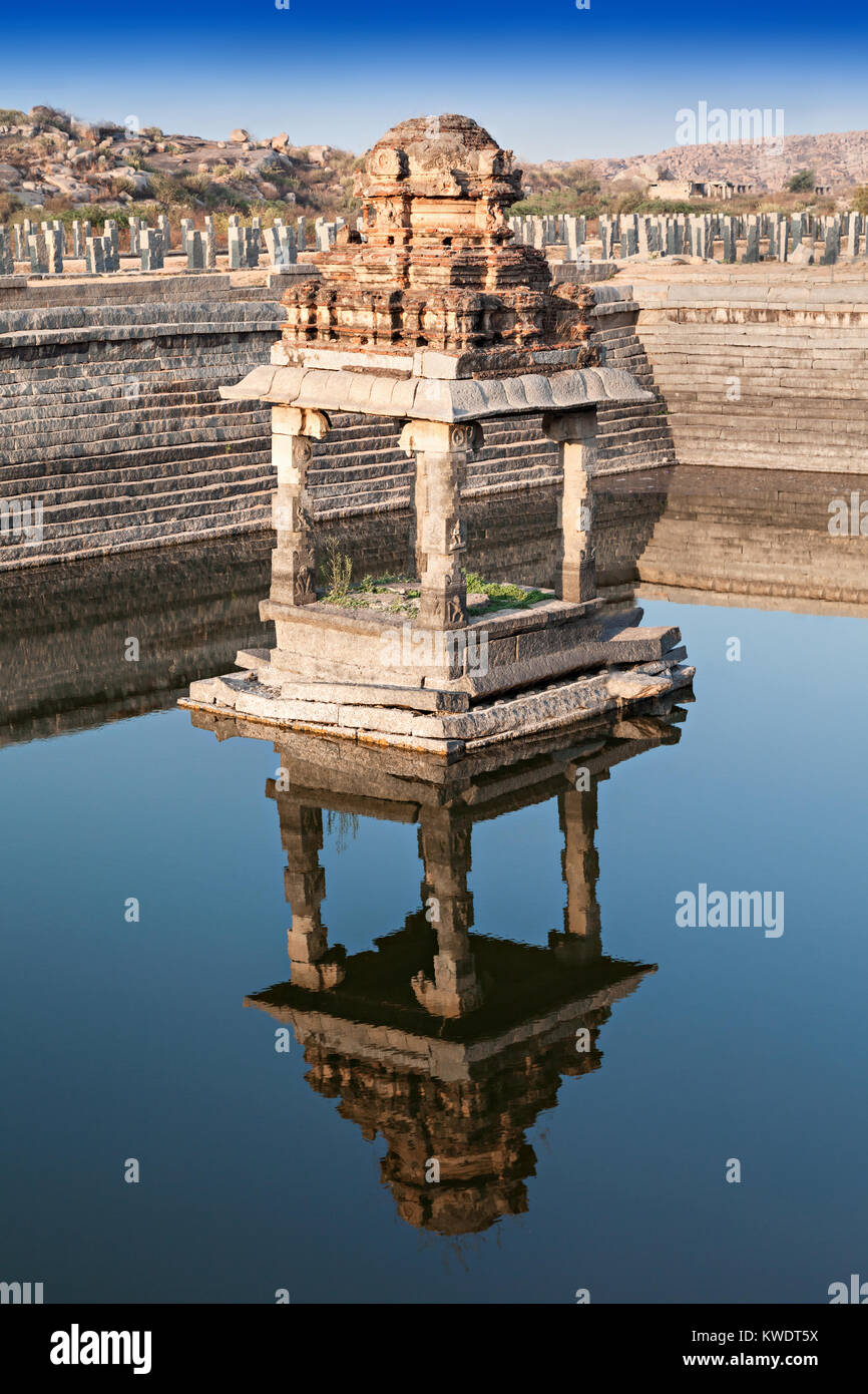 Ancient water reservoir india hi-res stock photography and images - Alamy