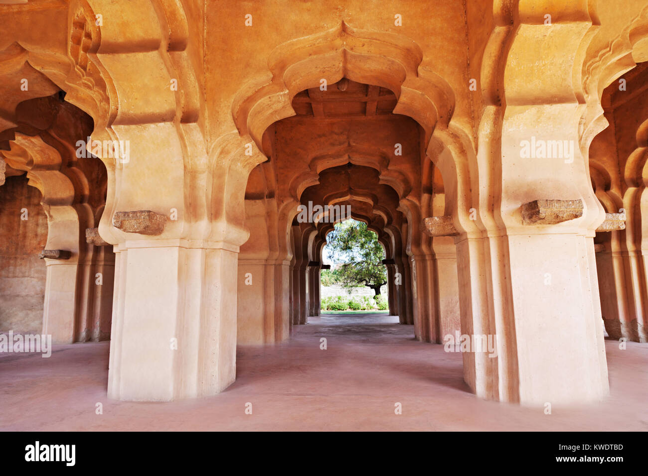 Arches of the Lotus temple, India Stock Photo - Alamy