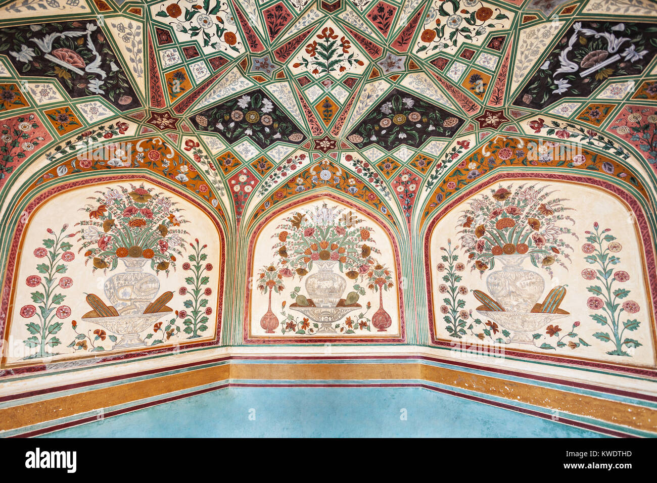 Beautiful pattern on the palace wall, Jaipur, India Stock Photo - Alamy