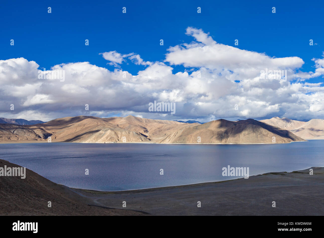 Pangong Lake, is an endorheic lake in the Himalayas Stock Photo - Alamy