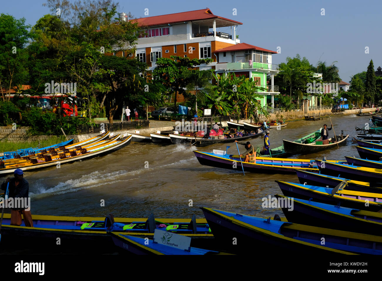 Long boats on Inle Lake, Myanmar Stock Photo - Alamy