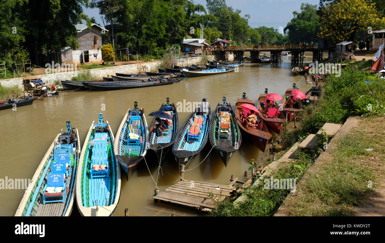 Long boats on Inle Lake, Myanmar Stock Photo - Alamy