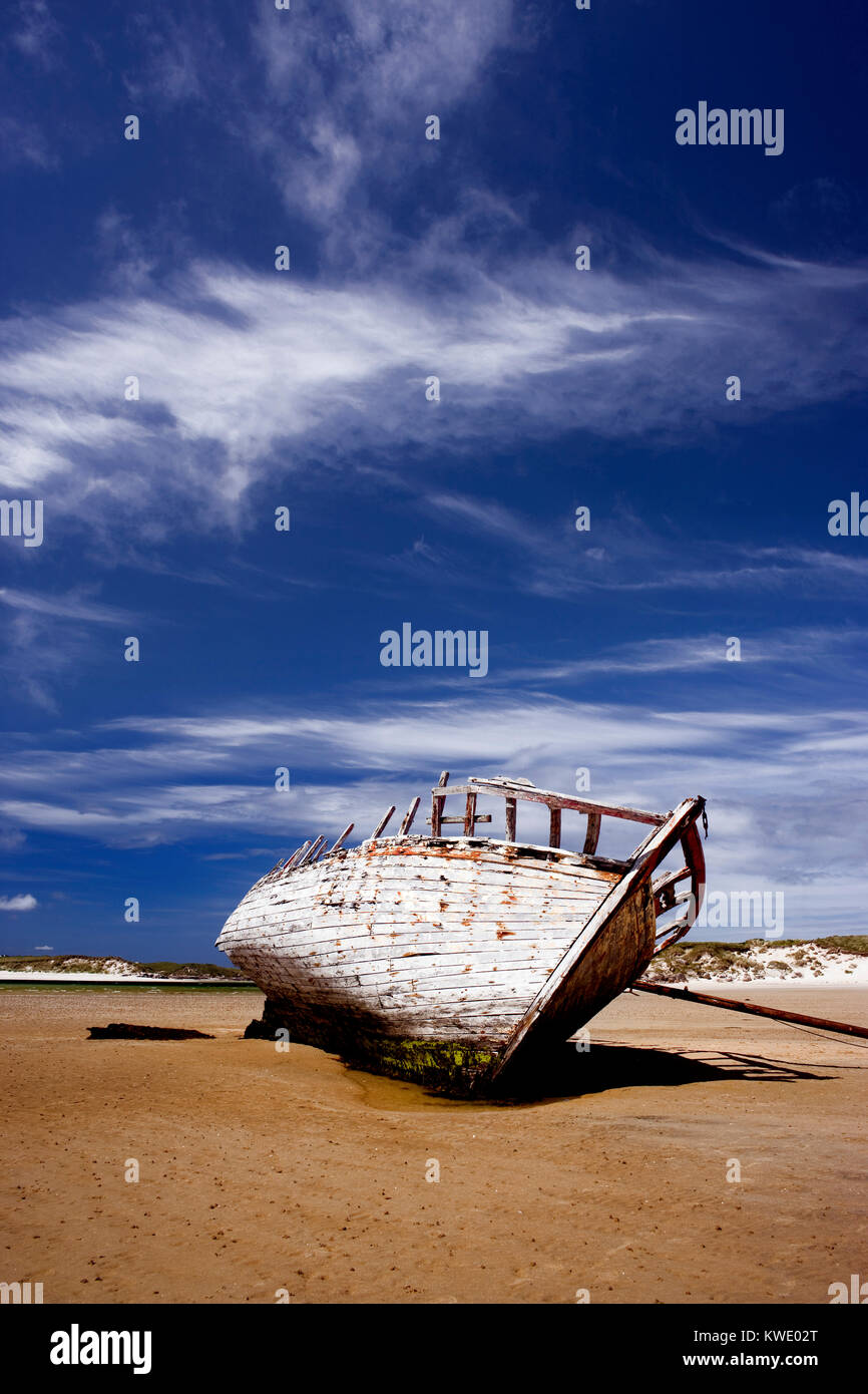 Shipwreck at Bunbeg on Gweedore Beach ,County Donegal, Ireland Stock ...