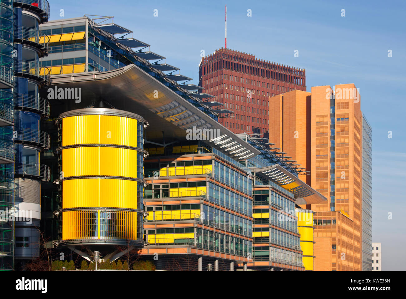 Office buildings facade hi-res stock photography and images - Alamy