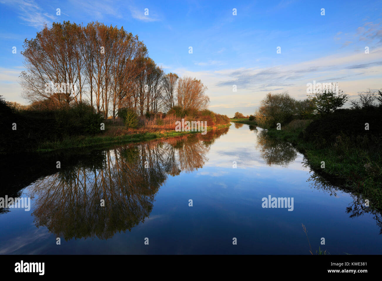 Autumn, River Welland, Peakirk village, Cambridgeshire, England, UK ...