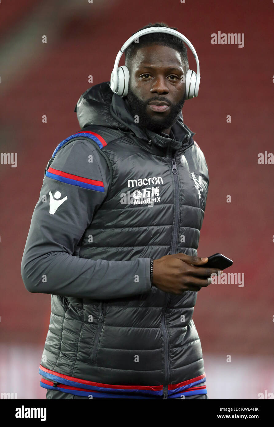 Crystal Palace's Bakary Sako on the pitch before the Premier League ...