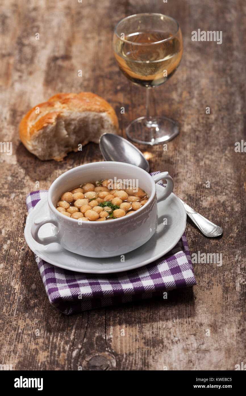Souppearl hi-res stock photography and images - Alamy