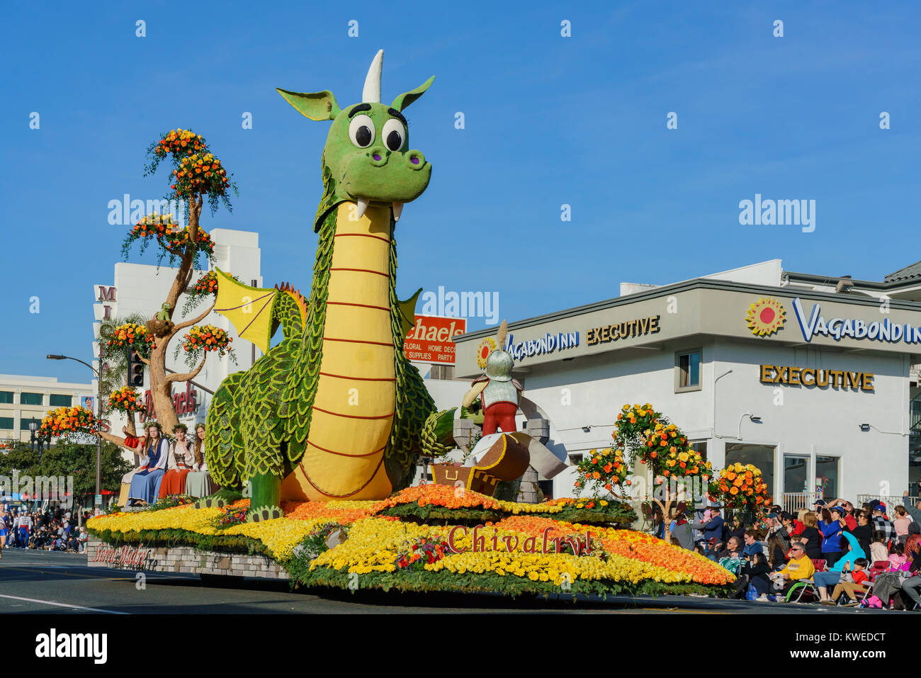 Dragon float hi-res stock photography and images - Alamy