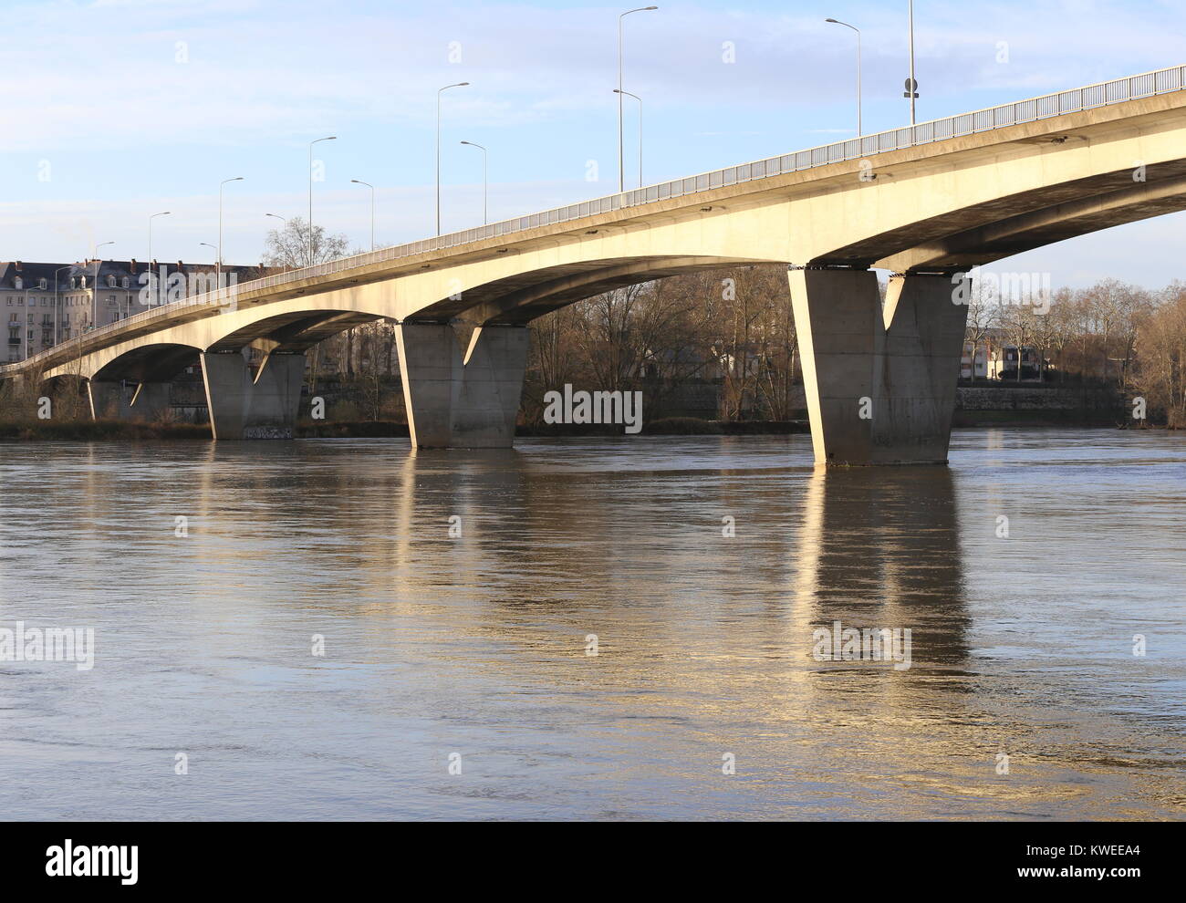 Pont mirabeau hi-res stock photography and images - Alamy