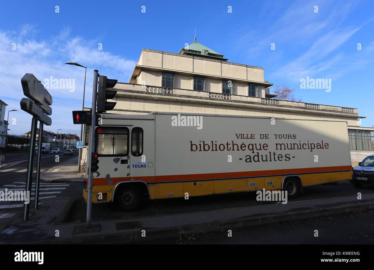 Mobile library vehicle hi-res stock photography and images - Alamy
