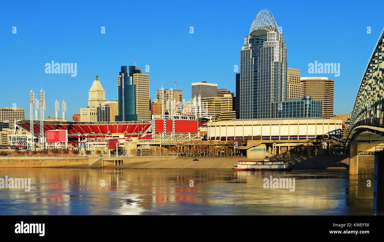A View Cincinnati skyline with Ohio River Stock Photo - Alamy
