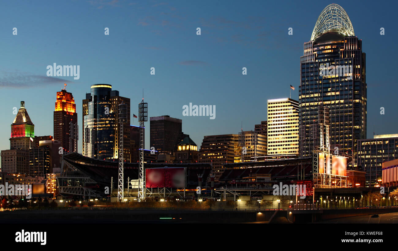 A View of the Cincinnati, Ohio skyline after dark Stock Photo - Alamy