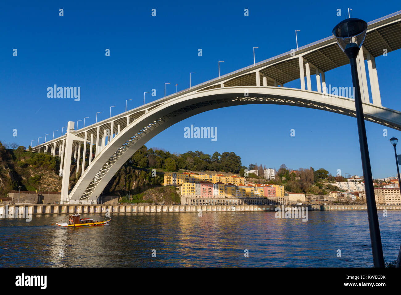 Oporto douro river arrabida bridge hi-res stock photography and images ...