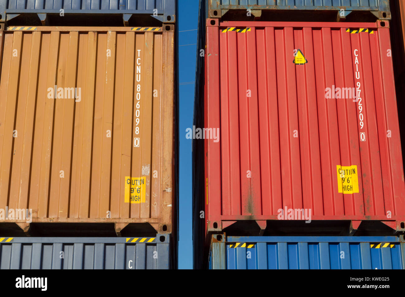 Pile of shipping containers hi-res stock photography and images - Alamy