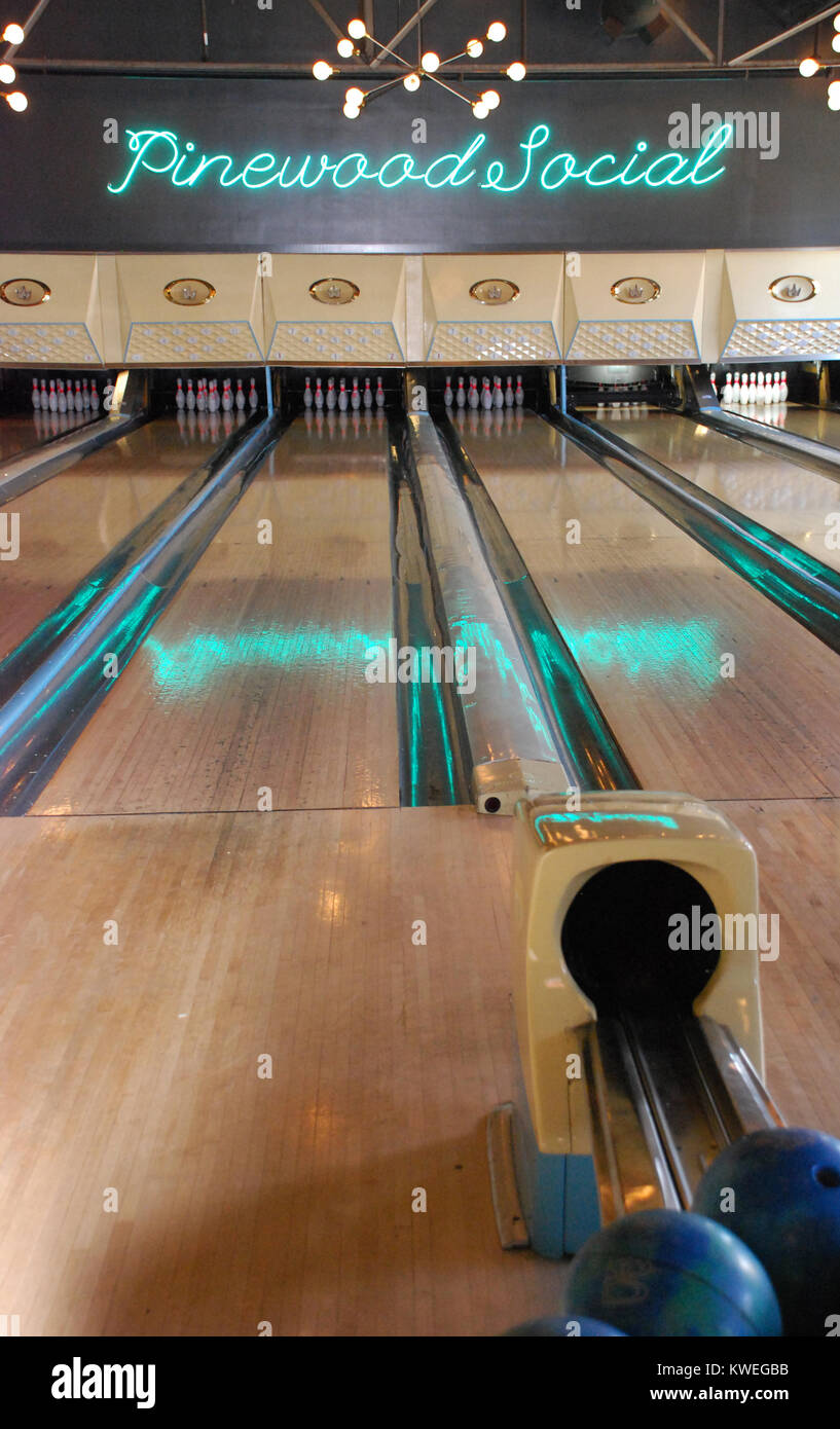 Vintage bowling alley in Nashville, TN USA Stock Photo - Alamy