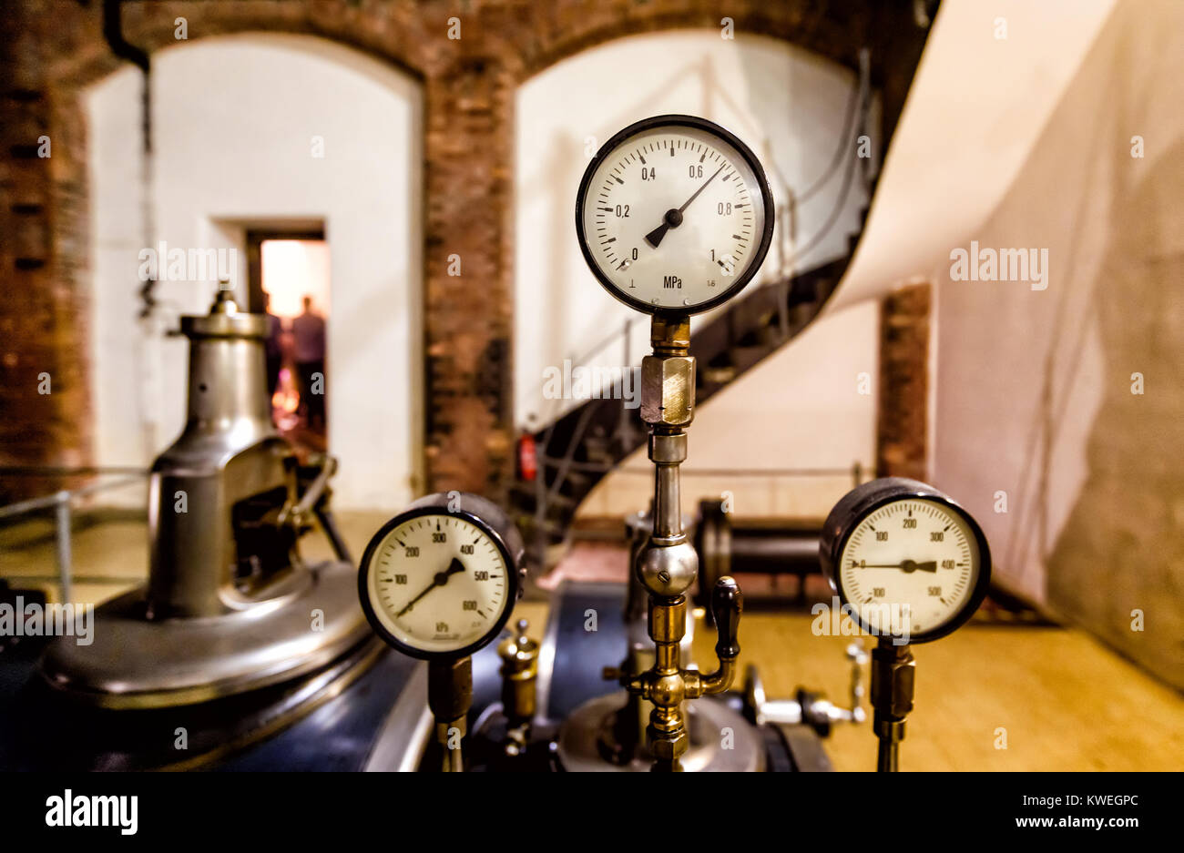 Brass steam engine valves hi-res stock photography and images - Alamy