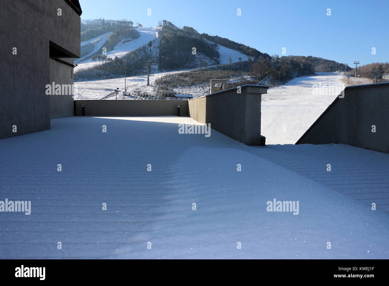 Snow on balcony hi-res stock photography and images - Alamy