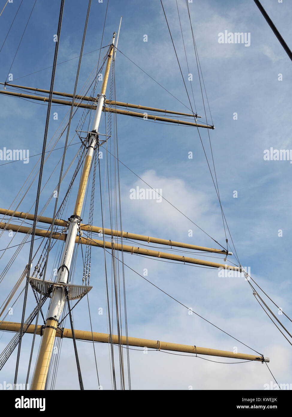 Main mast rigging of old sailing ship hi-res stock photography and ...