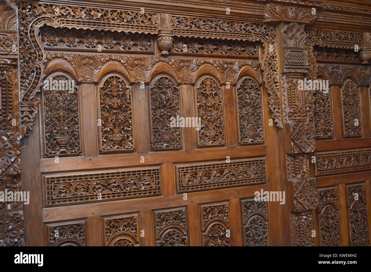 traditional Jepara carving ornaments on the wood Stock Photo - Alamy