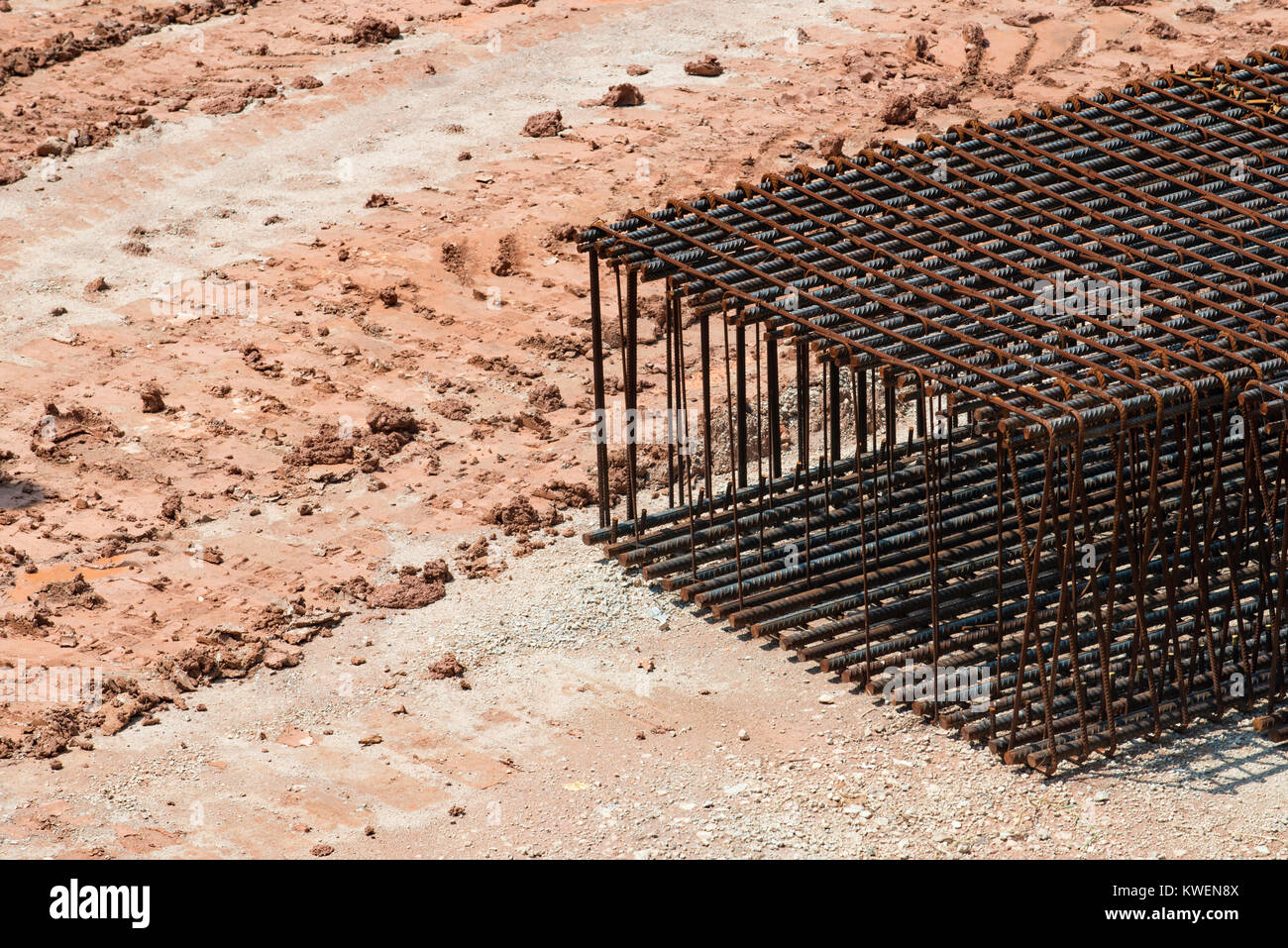 Rebar cutting hi-res stock photography and images - Alamy