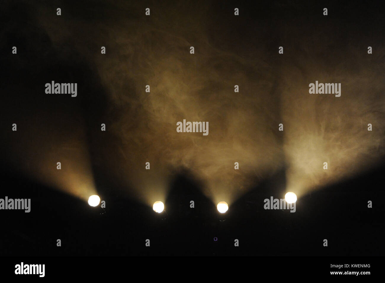 Light bulb effect hi-res stock photography and images - Alamy