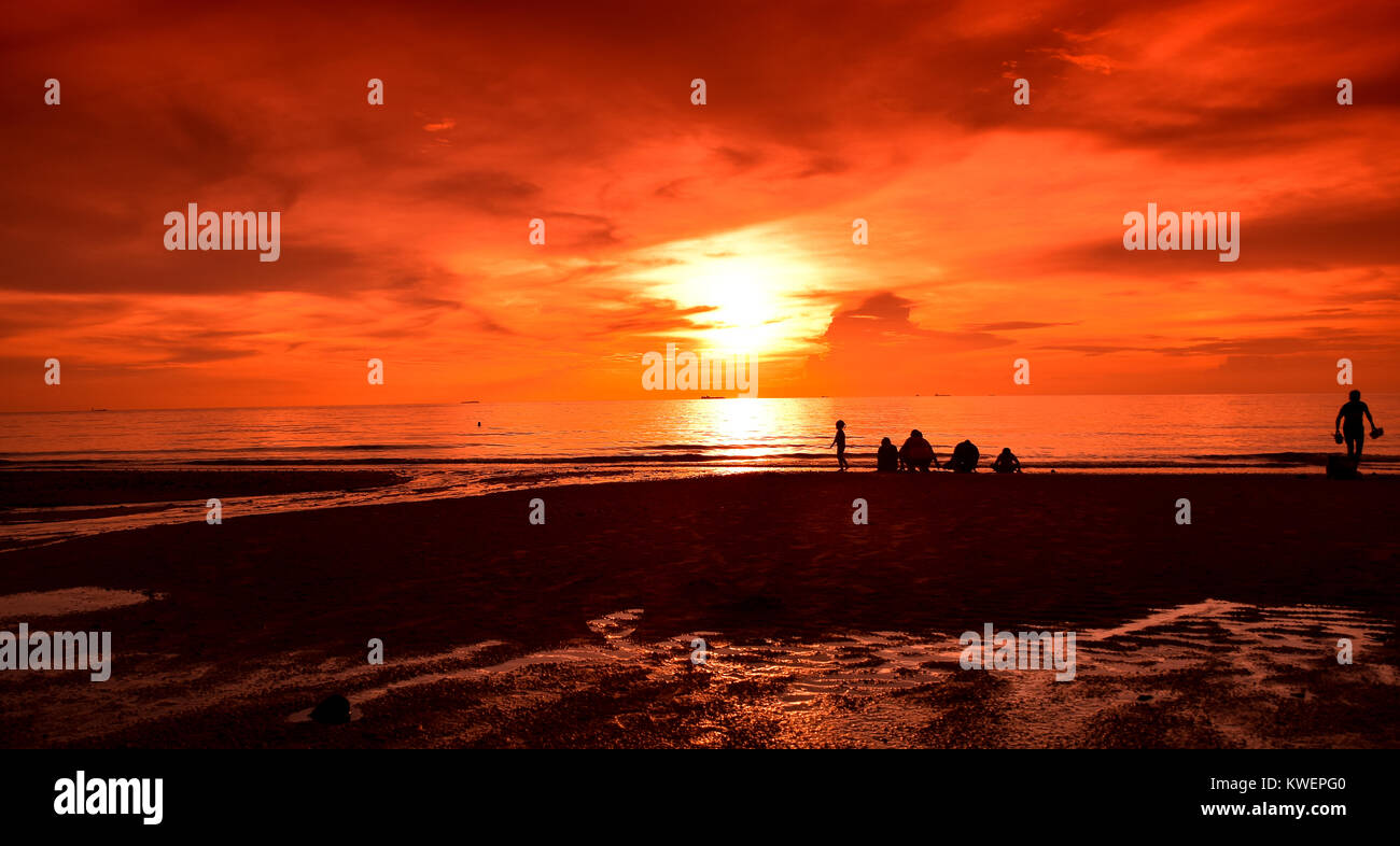We all see the same sunset Stock Photo - Alamy
