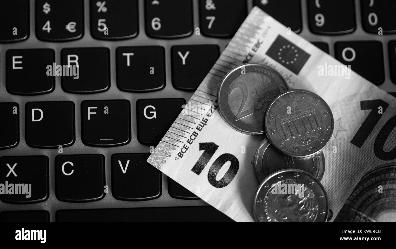 Business intelligence on keyboard Black and White Stock Photos & Images ...
