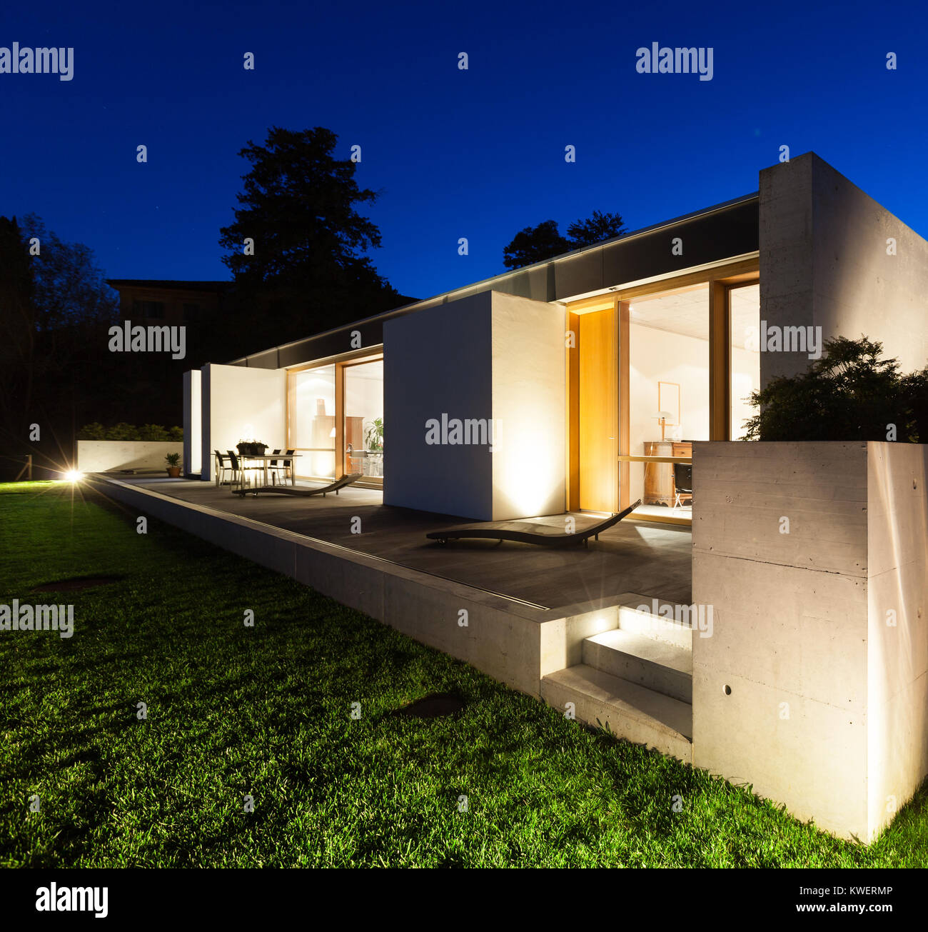 Luxury lighting hi-res stock photography and images - Alamy