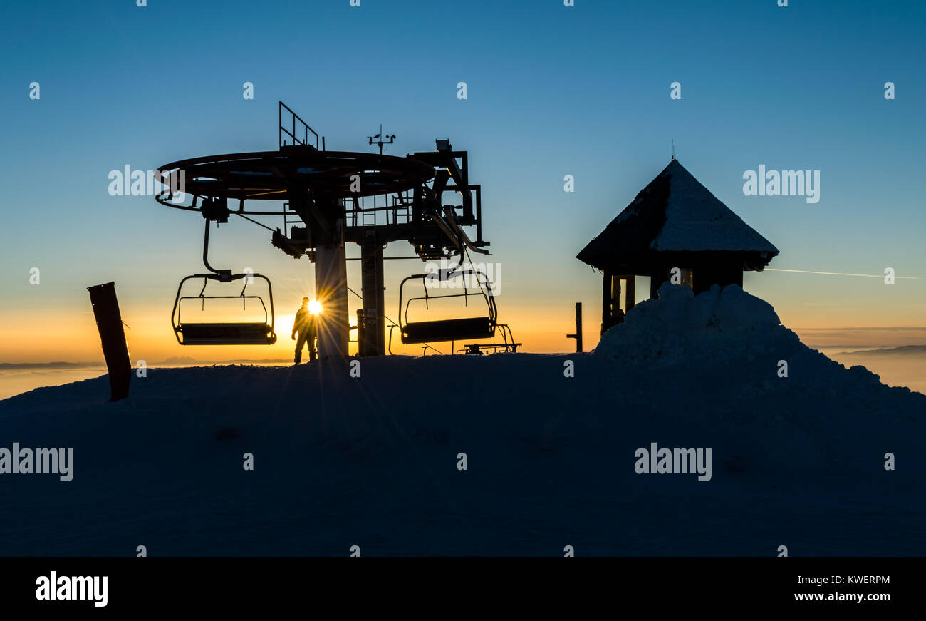 Chair lift end hi-res stock photography and images - Alamy