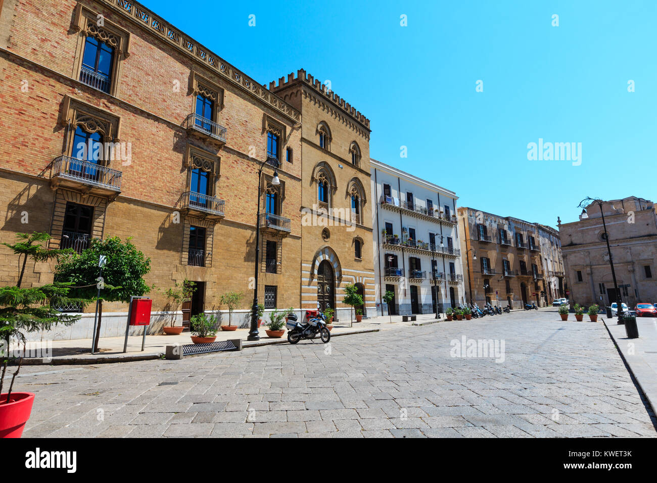 Palermo old town city view, Sicily, Italy Stock Photo - Alamy