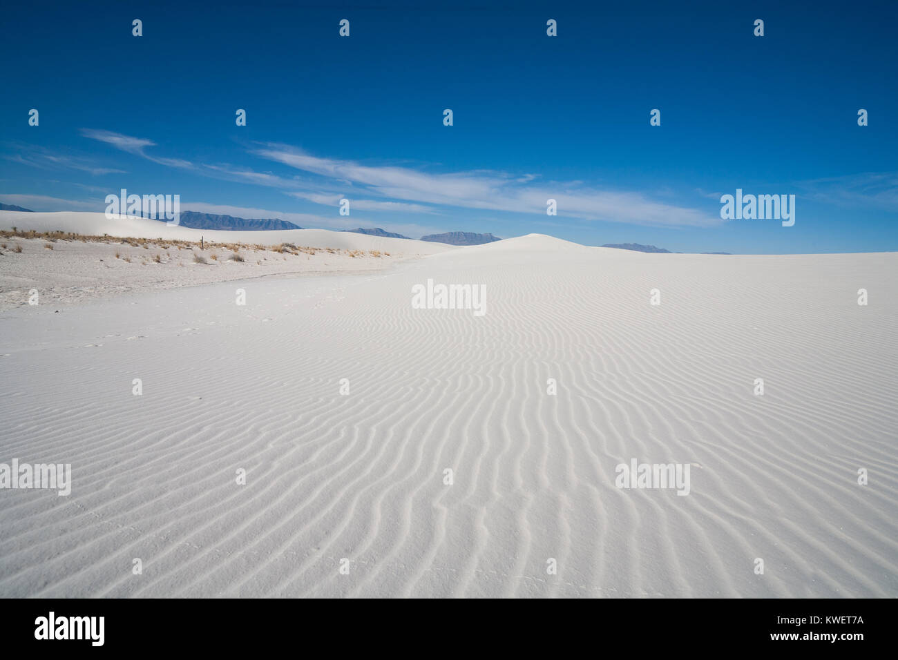 White Sands desert national monument sand dune shaps at Tularosa Basin ...