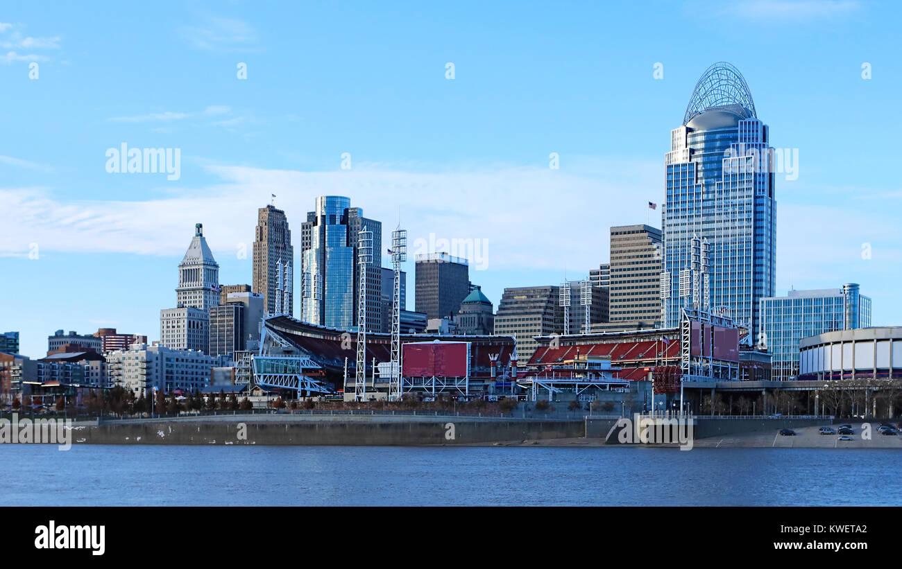 A Cincinnati, Ohio skyline in the early morning Stock Photo - Alamy