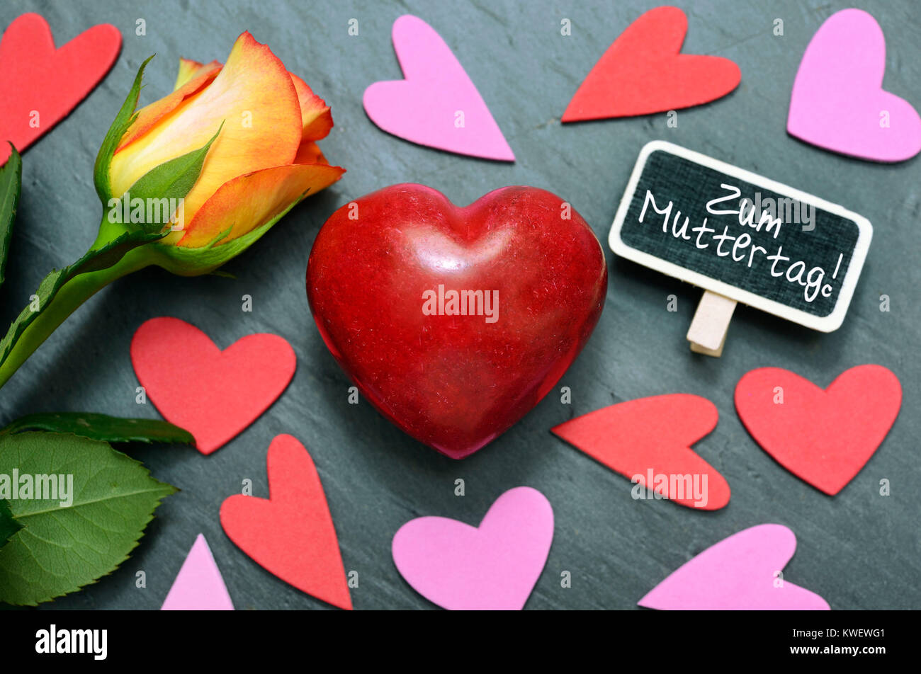 Heart, rose and sign with label, symbolic photo Mother's Day, Herz ...