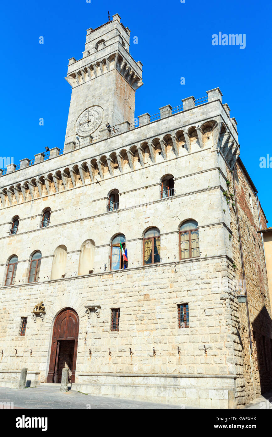 Tuscan 15th century hi-res stock photography and images - Alamy