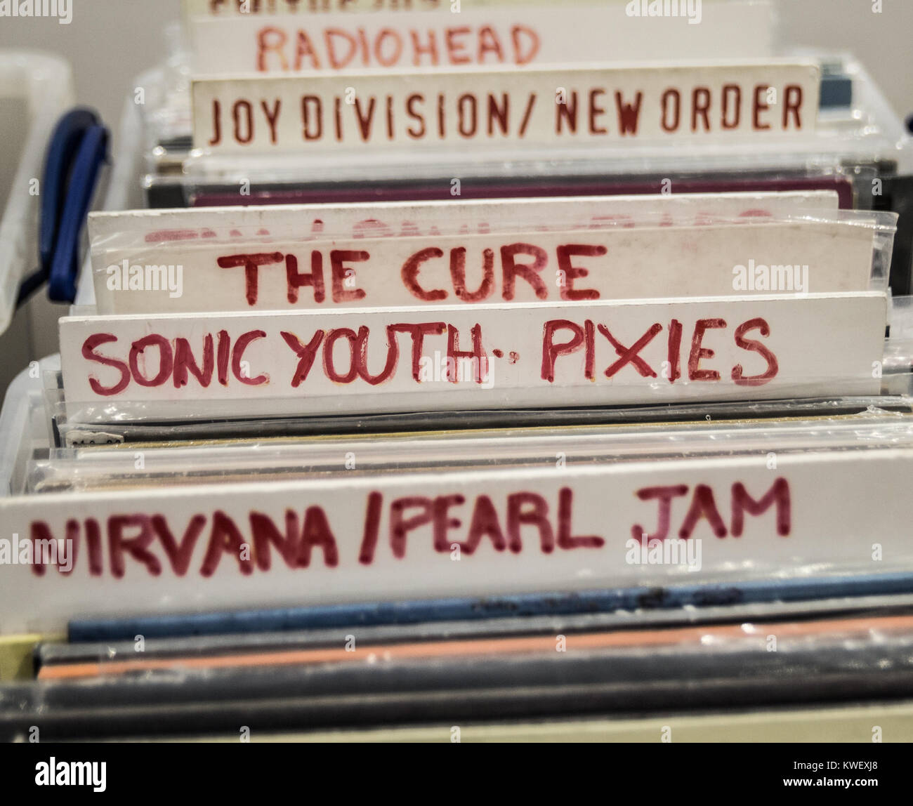 Vinyl record market stall hi-res stock photography and images - Alamy