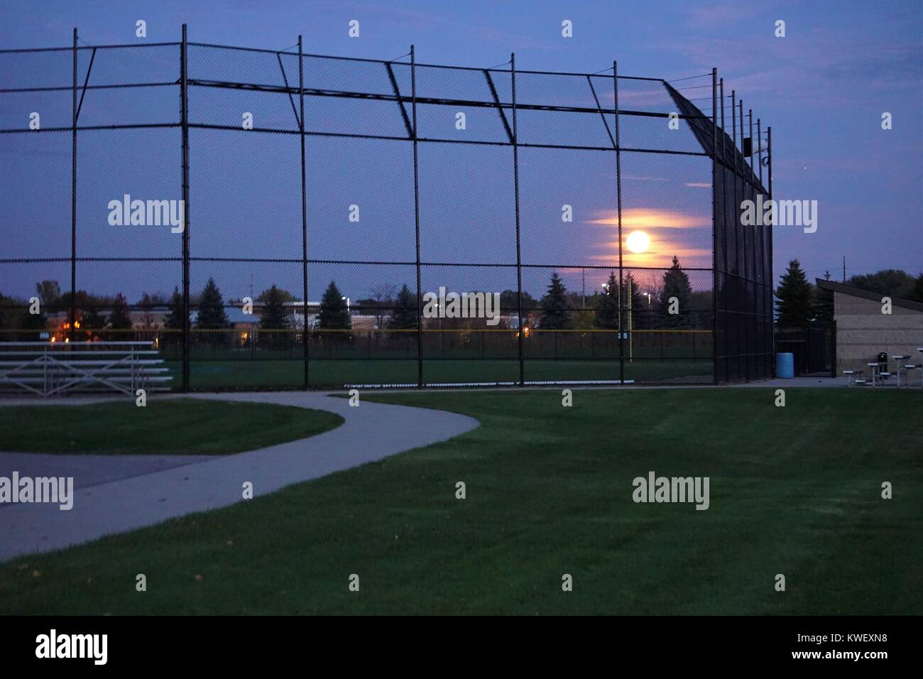 Moonrise wallpaper hi-res stock photography and images - Alamy