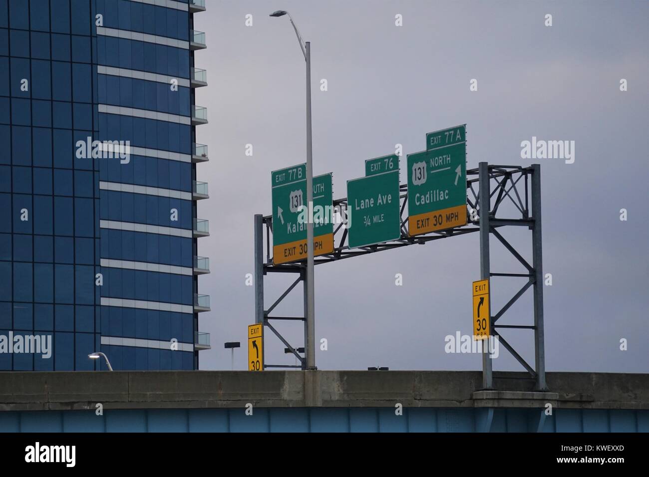 Roadway overpass hi-res stock photography and images - Alamy