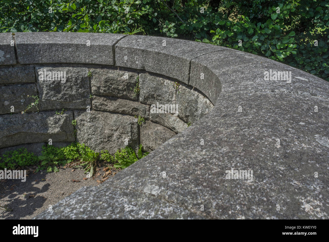 Curved wall hi-res stock photography and images - Alamy
