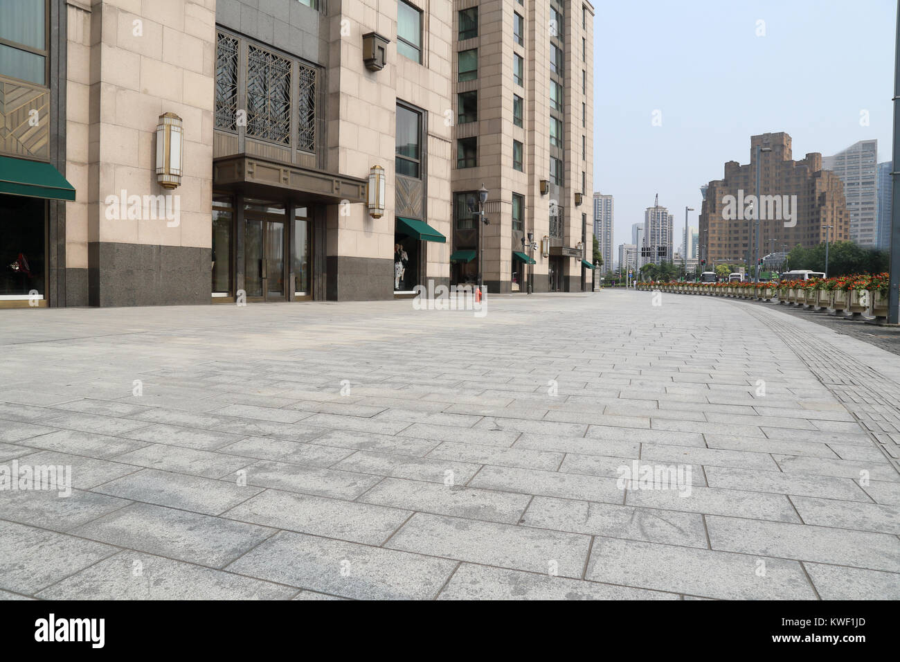 Shanghai market square hi-res stock photography and images - Alamy