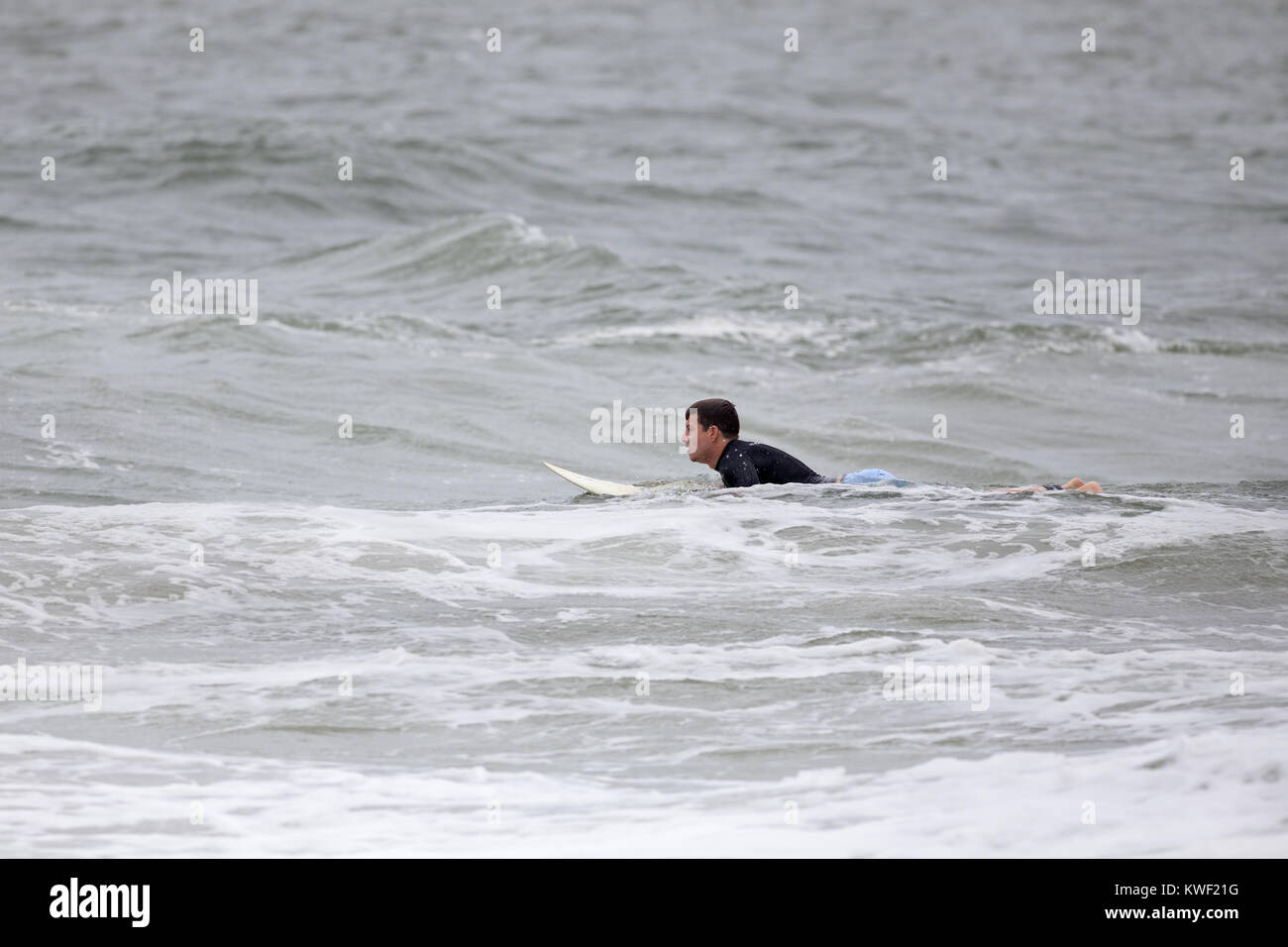 Teen surfer boy hi-res stock photography and images - Alamy
